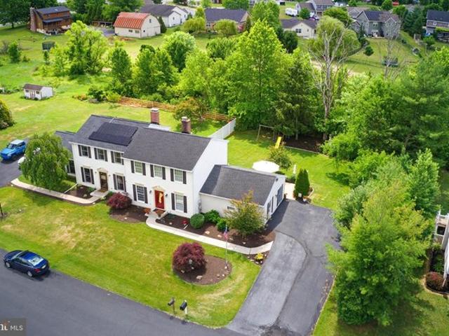 121 Wheatland Dr, Denver, PA 17517