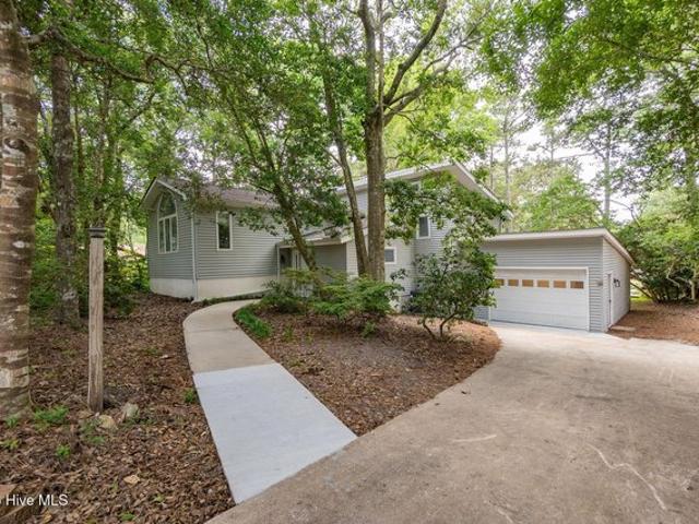 121 White Ash Dr, Pine Knoll Shores, NC 28512