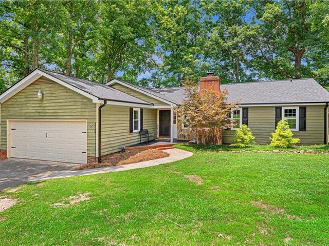 121 White Oak Dr, Easley, SC 29642