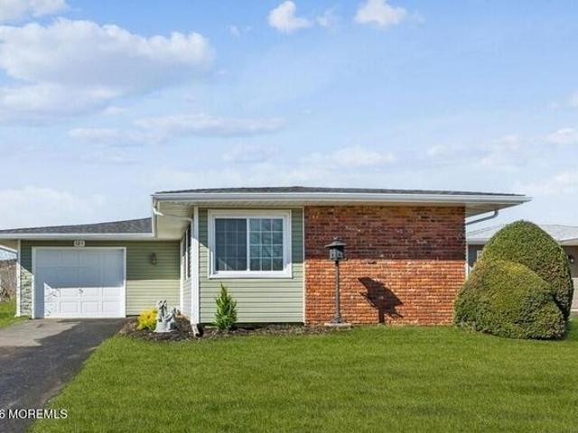 121 Whittier Rd, Brick, NJ 08724
