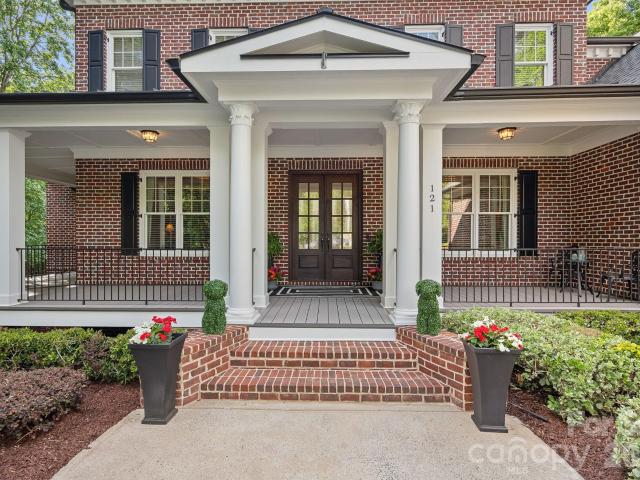 121 Willow Bend Court