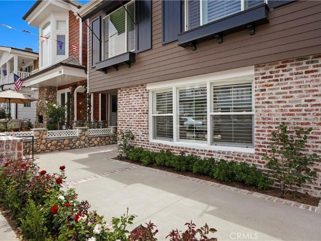 121 Topaz Ave