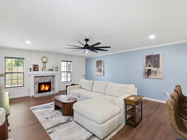 121 Tarpon Avenue