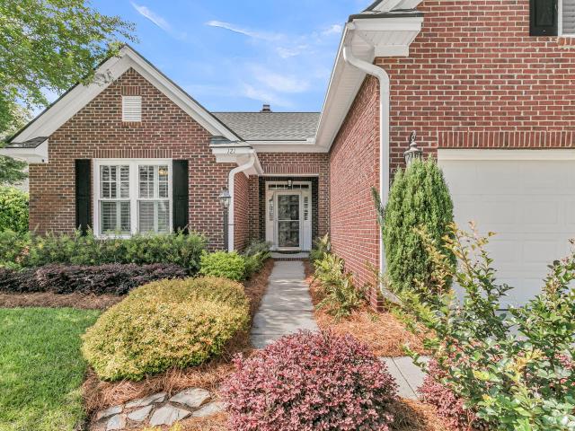 121 Thousand Oaks Court