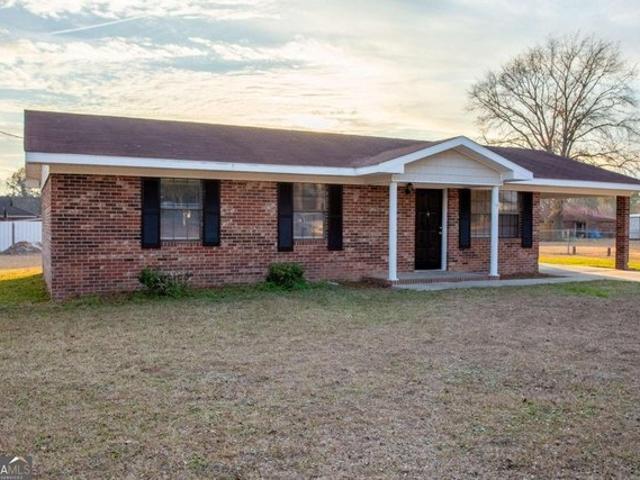 121 Trapper Trl, Blackshear, GA 31516