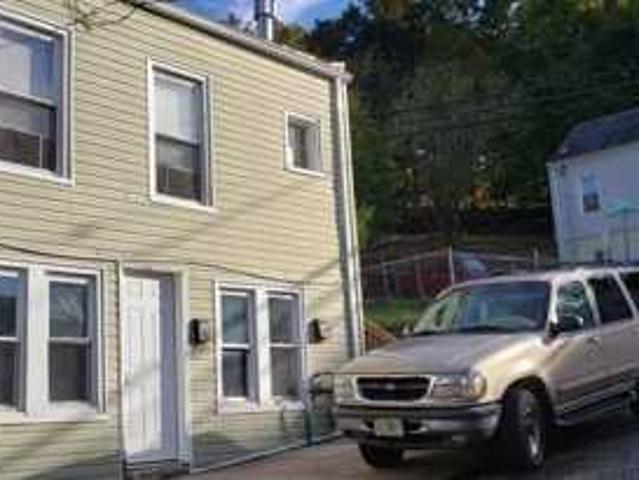 121 Turner St, 1 bed, 1 full bath