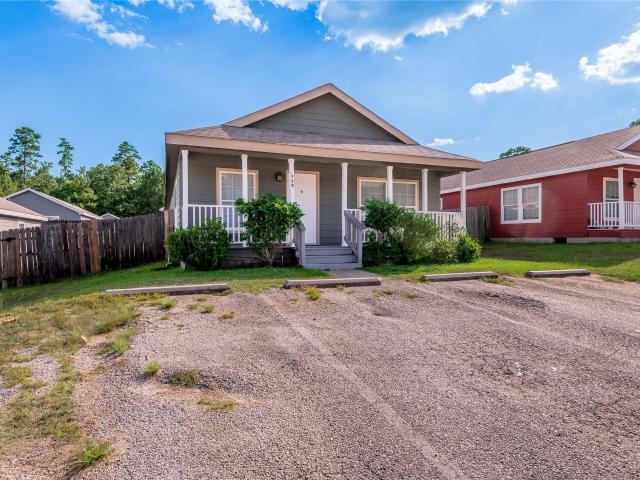 121 Varsity Cir, Huntsville, TX 77340 | MLS #85530 | Compass