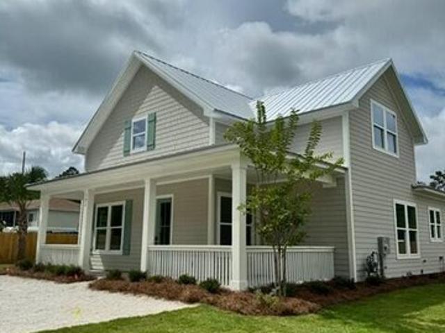 121 Village Dr, Saint Simons Island, GA 31522