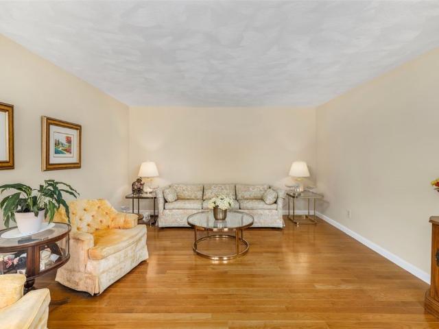 121 Zinnia Street