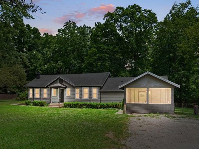 12241 Flynn Rd, Sawyer, MI 49125
