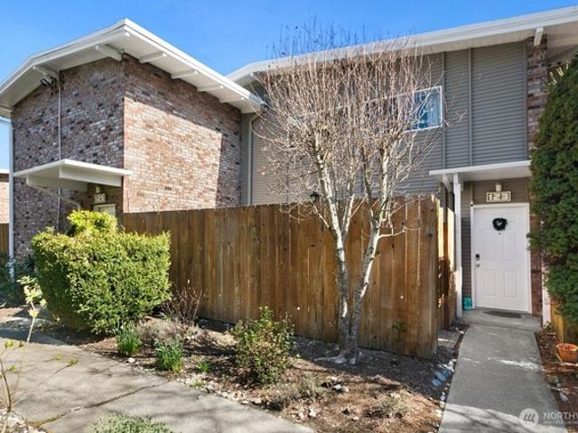 12242 SE 59th St Apt 123, Bellevue, WA 98006