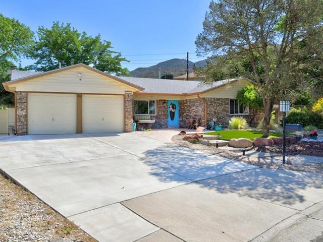 12249 Victoria Falls Dr NE, Albuquerque, NM 87111