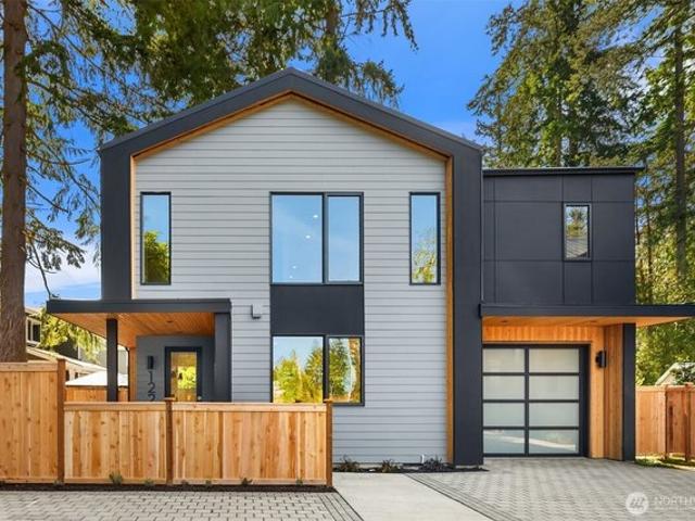 12249 NE 66th St, Kirkland, WA 98033