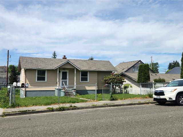 1224 Maple Street