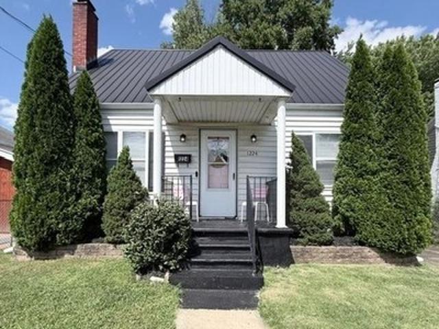 1224 Moore Ave, Dunbar, WV 25064