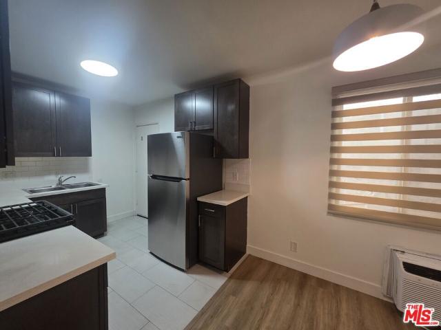 1224 N Fairfax Avenue 2
