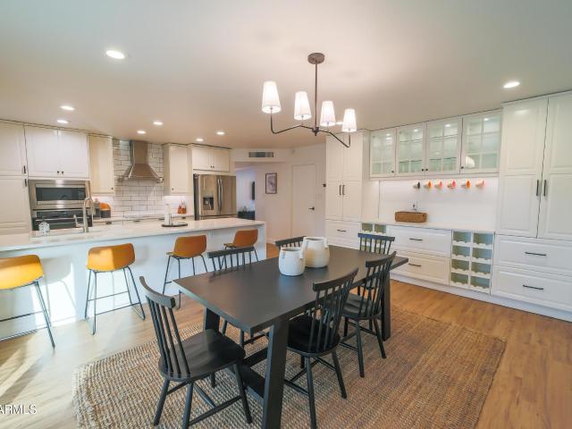1224 E Alameda Drive