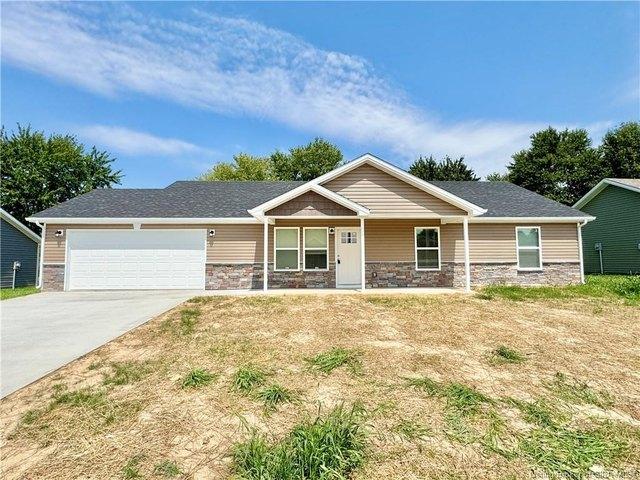 1224 Ironwood Pass Ave, Scottsburg, IN 47170