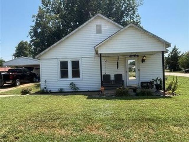 1224 Kaw St, Perry, OK 73077