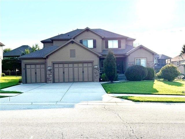 1224 Kingsland Cir, Raymore, MO 64083
