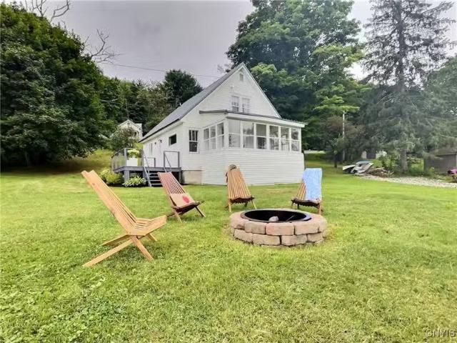 1224 LAKE COMO RD, CORTLAND, NY 13045 Single Family Residence.