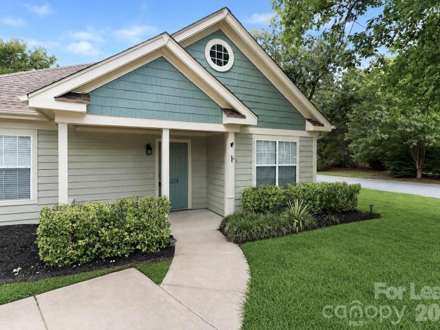 1224 Larkspur Drive