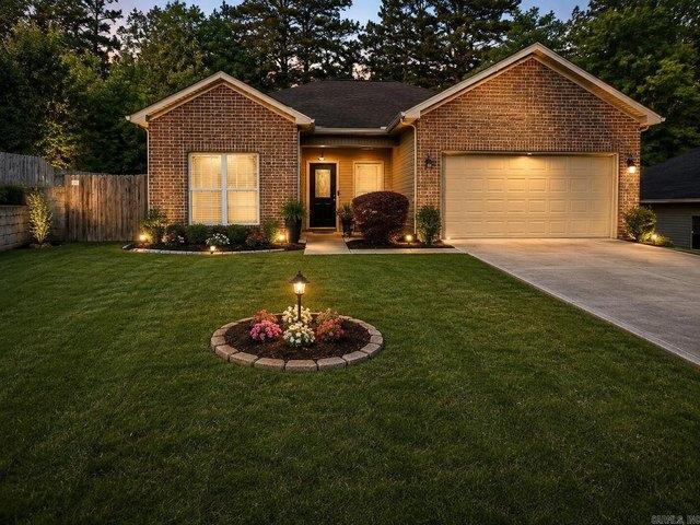 1224 Ridgecrest Dr, Benton, AR 72015