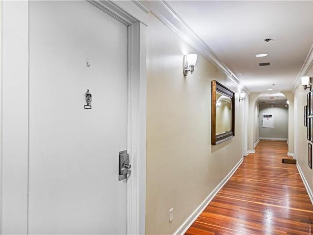 1224 St Charles Avenue # 318