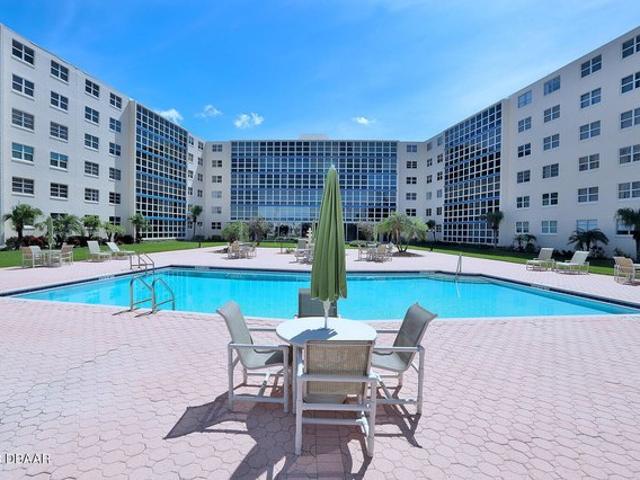 1224 S Peninsula Dr Apt 102, Daytona Beach, FL 32118