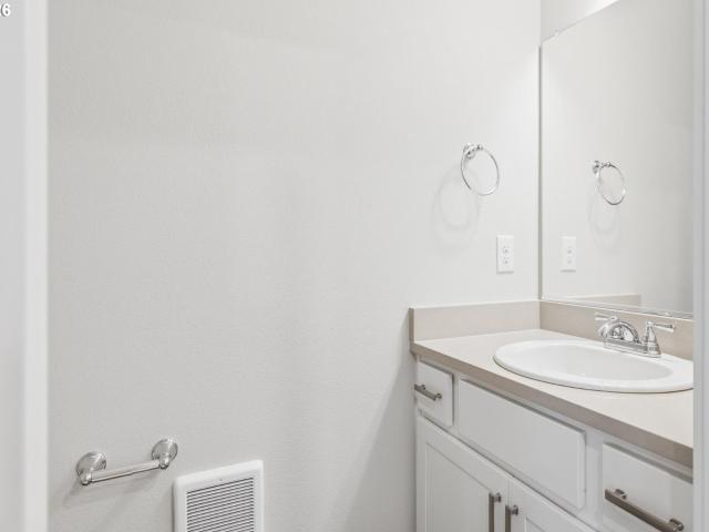 1224 SE 151 St AVE