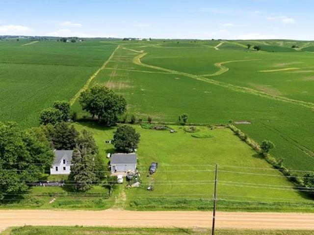 1224 th St, Olin, IA 52320