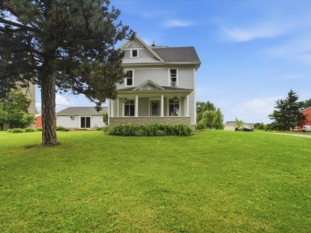 1224 th St, Waverly, IA 50677