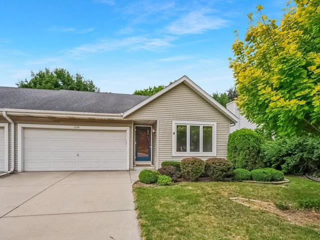 1224 Vogt Dr, West Bend, WI 53095
