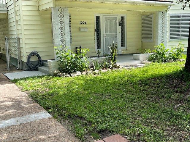 1224 6th Ave N, Texas City, TX 77590