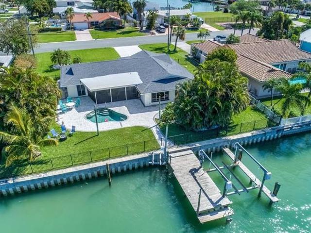 12250 7th St E, Treasure Island, FL 33706