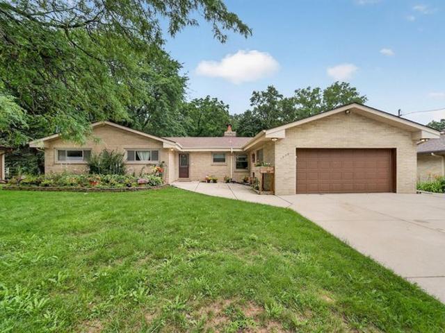 1225 N Osborne Blvd, Racine, WI 53405