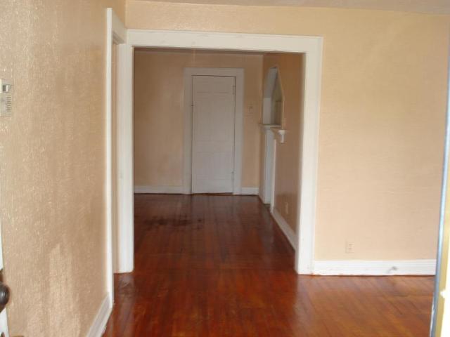 1225 N Page Avenue