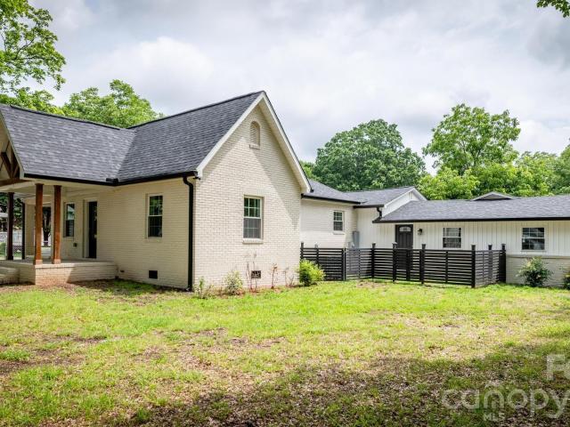 1225 Old Charlotte Road SW