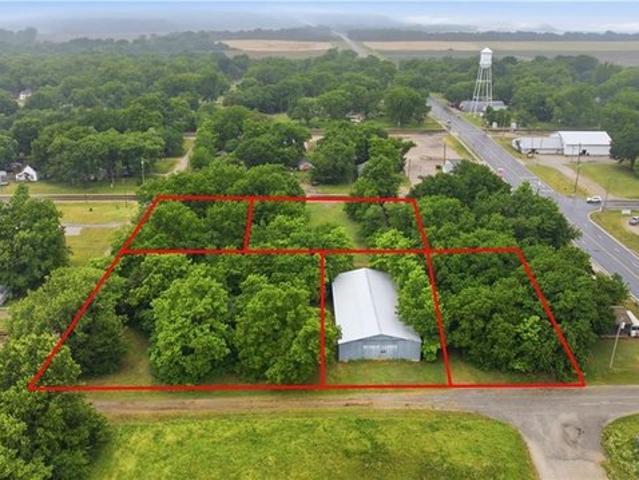 1225 Adams St, Altoona, KS 66710