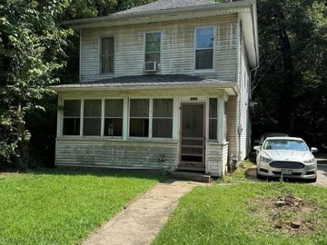 1225 Agency St, Burlington, IA 52601