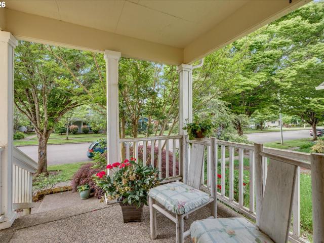1225 e foothills dr