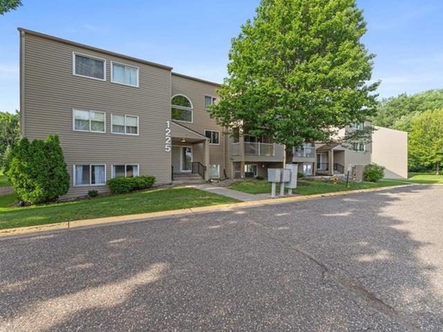 1225 Ferndale St N Unit B9, Maplewood, MN 55119