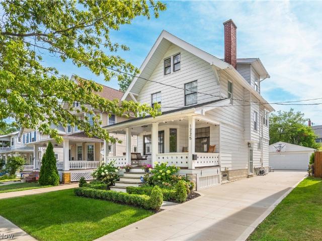 1225 Gladys Avenue