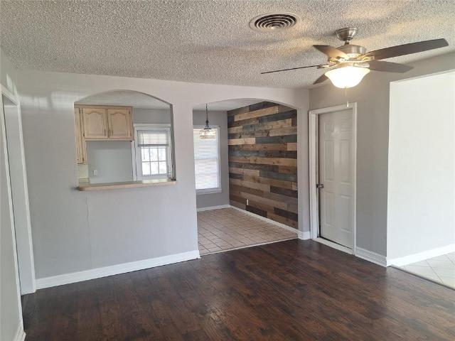 1225 Harrison Lane