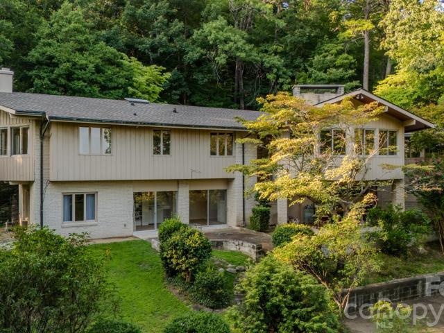 1225 Hogback Mountain Road