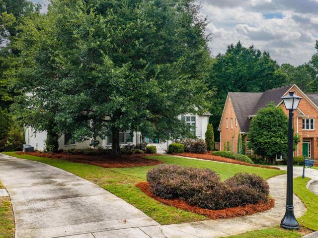 1225 Lake Point Vista