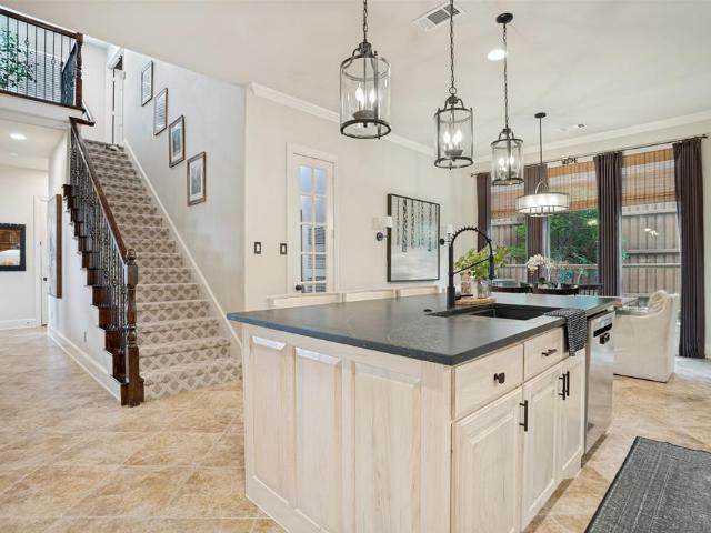 1225 Lambeth Lane