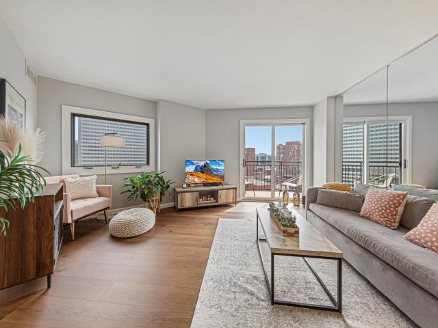 1225 Lasalle Avenue # 2101
