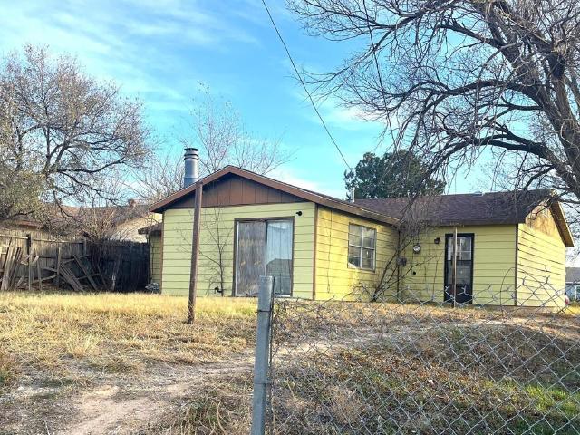 1225 Pecan Street