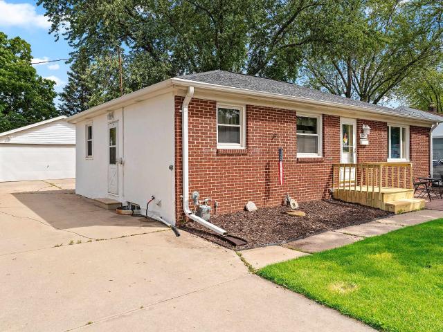 1225 redwood drive